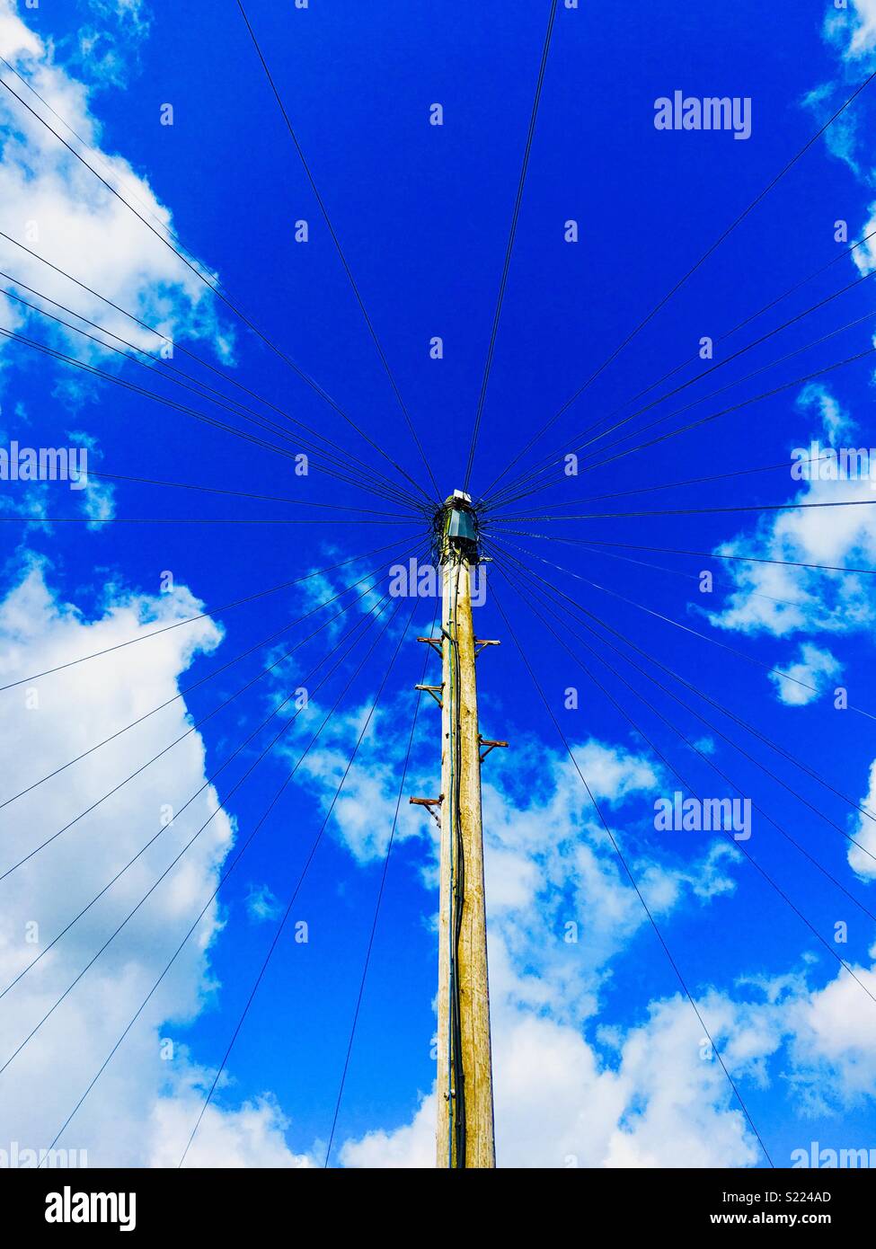 Telecoms pole hi-res stock photography and images - Alamy