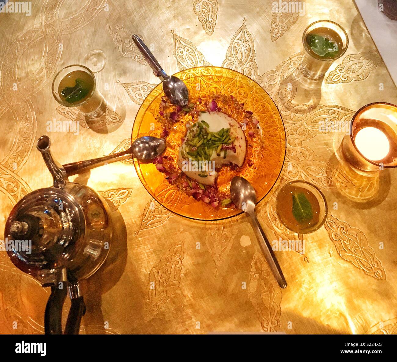 Turkish Rose Tea and Rose Milk Desert Stock Photo - Alamy