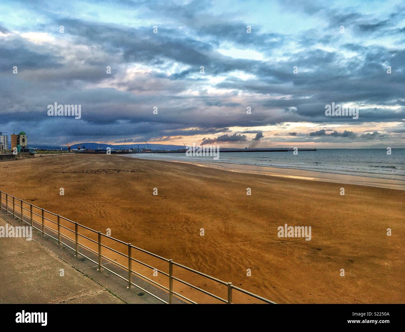 Swansea Beach High Resolution Stock Photography and Images - Alamy