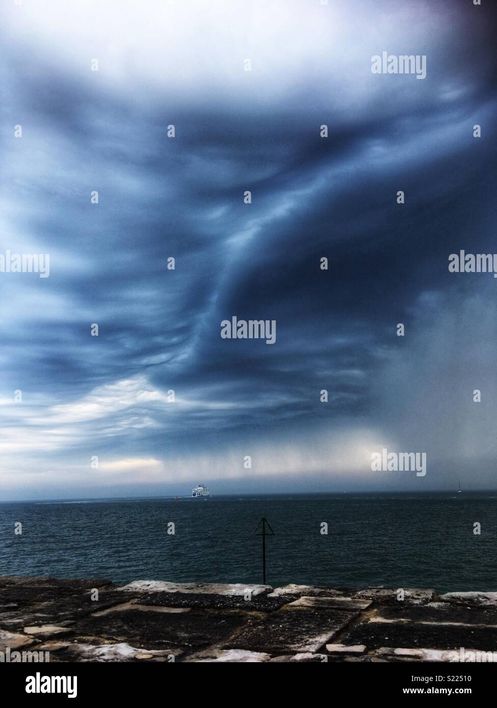 Unique sky hi-res stock photography and images - Alamy