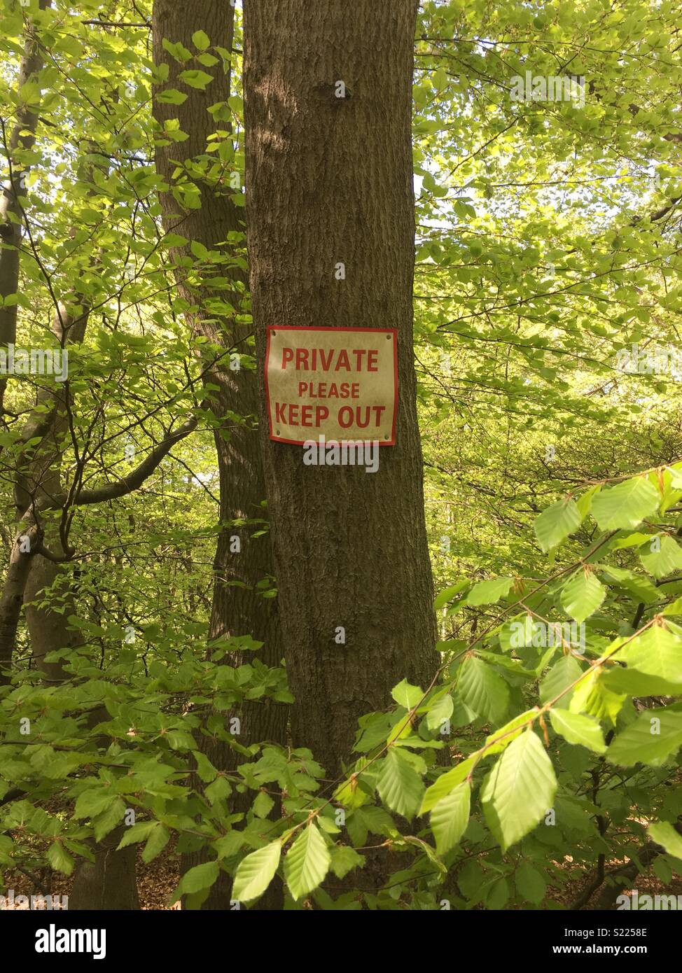 Please keep out sign hi-res stock photography and images - Alamy