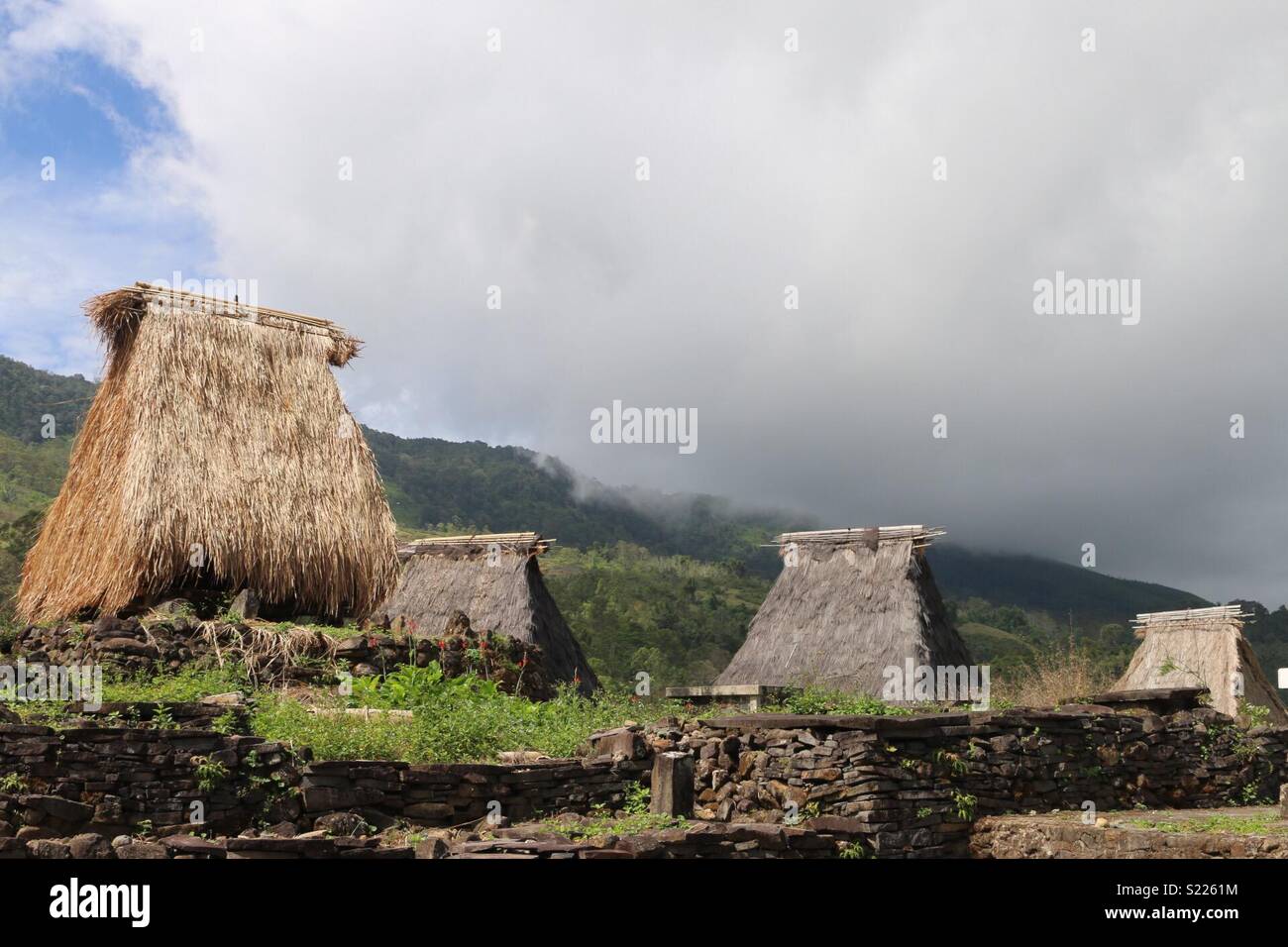Tribal Huts High Resolution Stock Photography and Images - Alamy