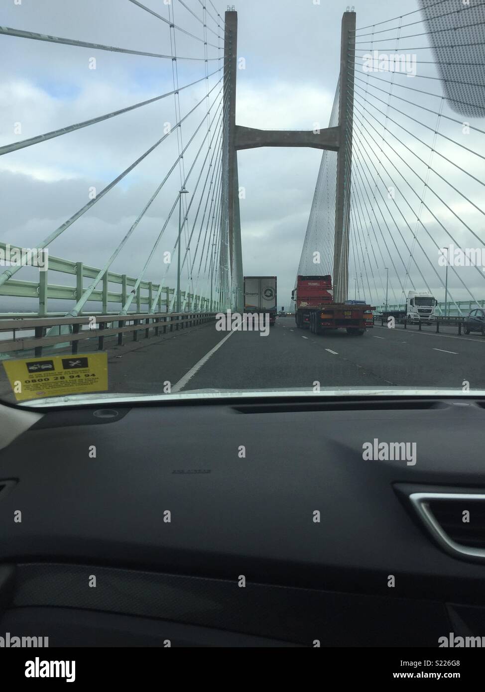 Passenger bridges hi-res stock photography and images - Alamy