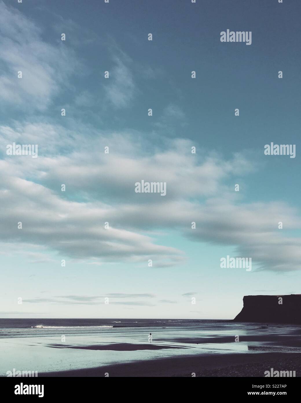 Cool and chill hi-res stock photography and images - Alamy