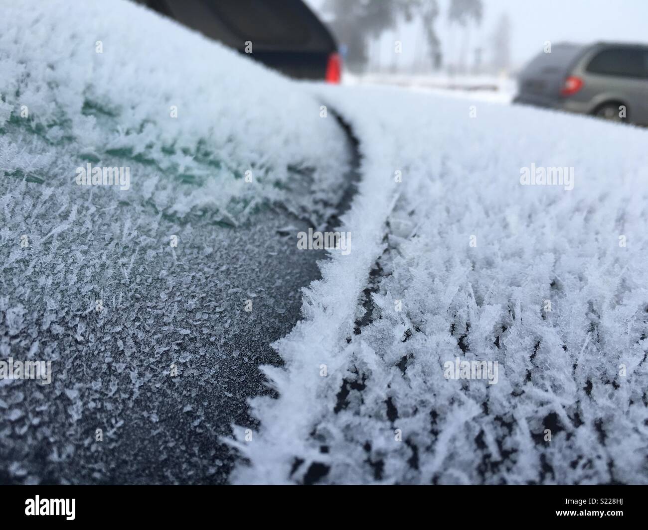 Ice and car hi-res stock photography and images - Alamy