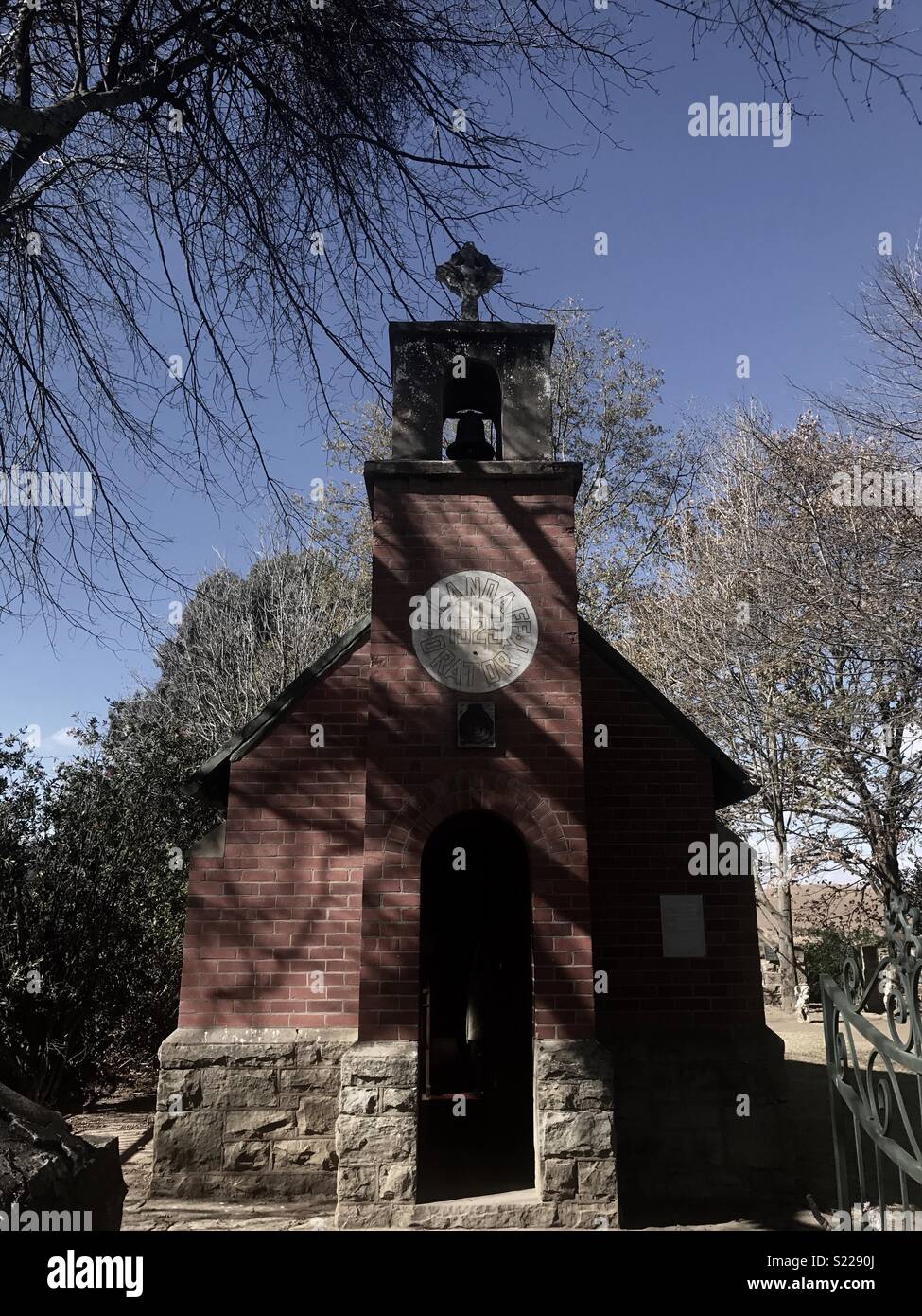Church house hi-res stock photography and images - Alamy