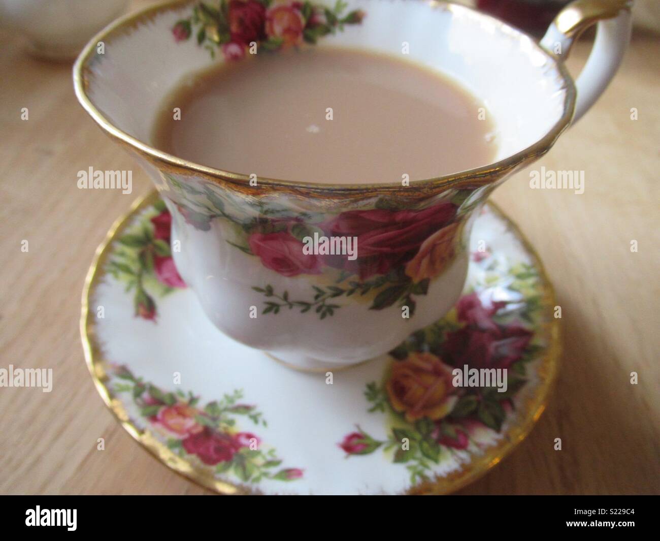 Vintage rose tea set Stock Photo - Alamy