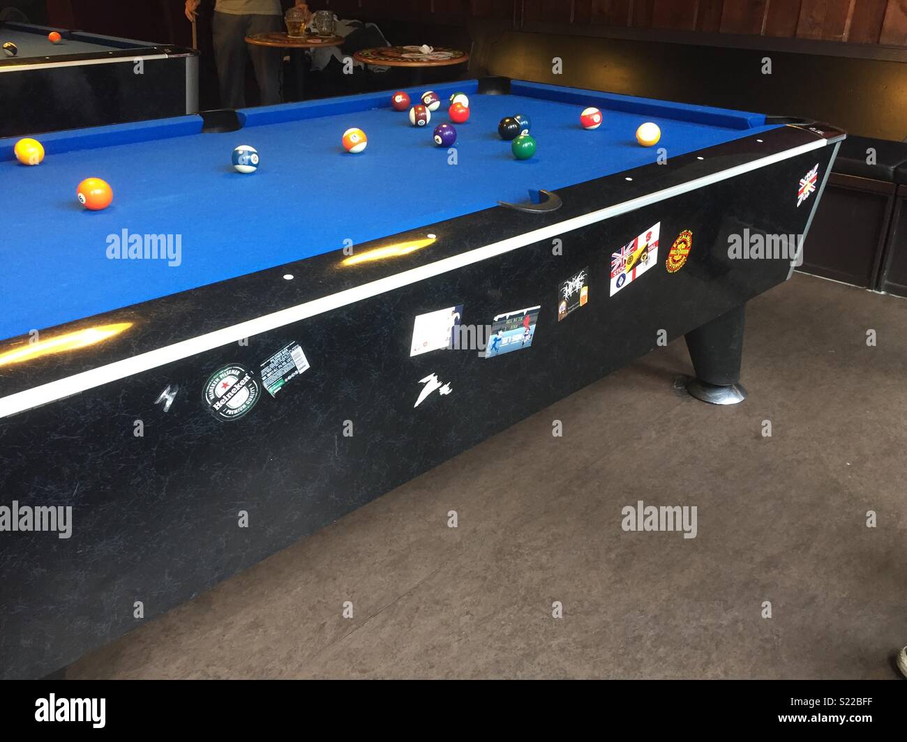 Playing pool hi-res stock photography and images - Alamy