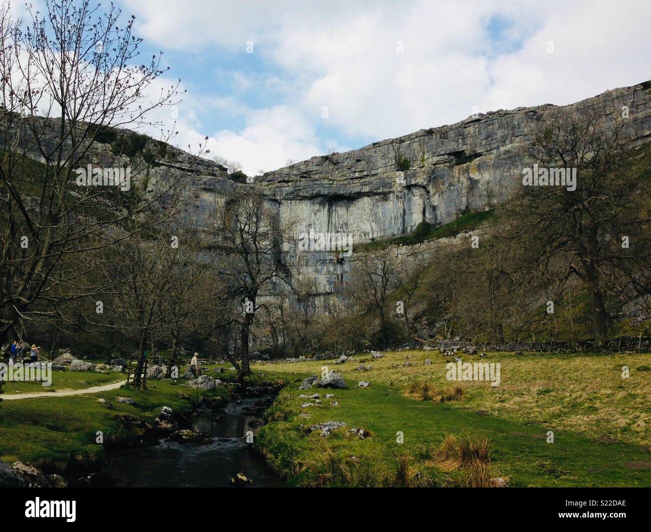 Malham cove limestone hi-res stock photography and images - Alamy