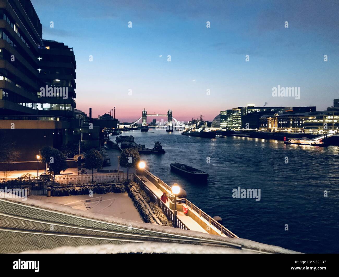 Snowy London morning Stock Photo - Alamy