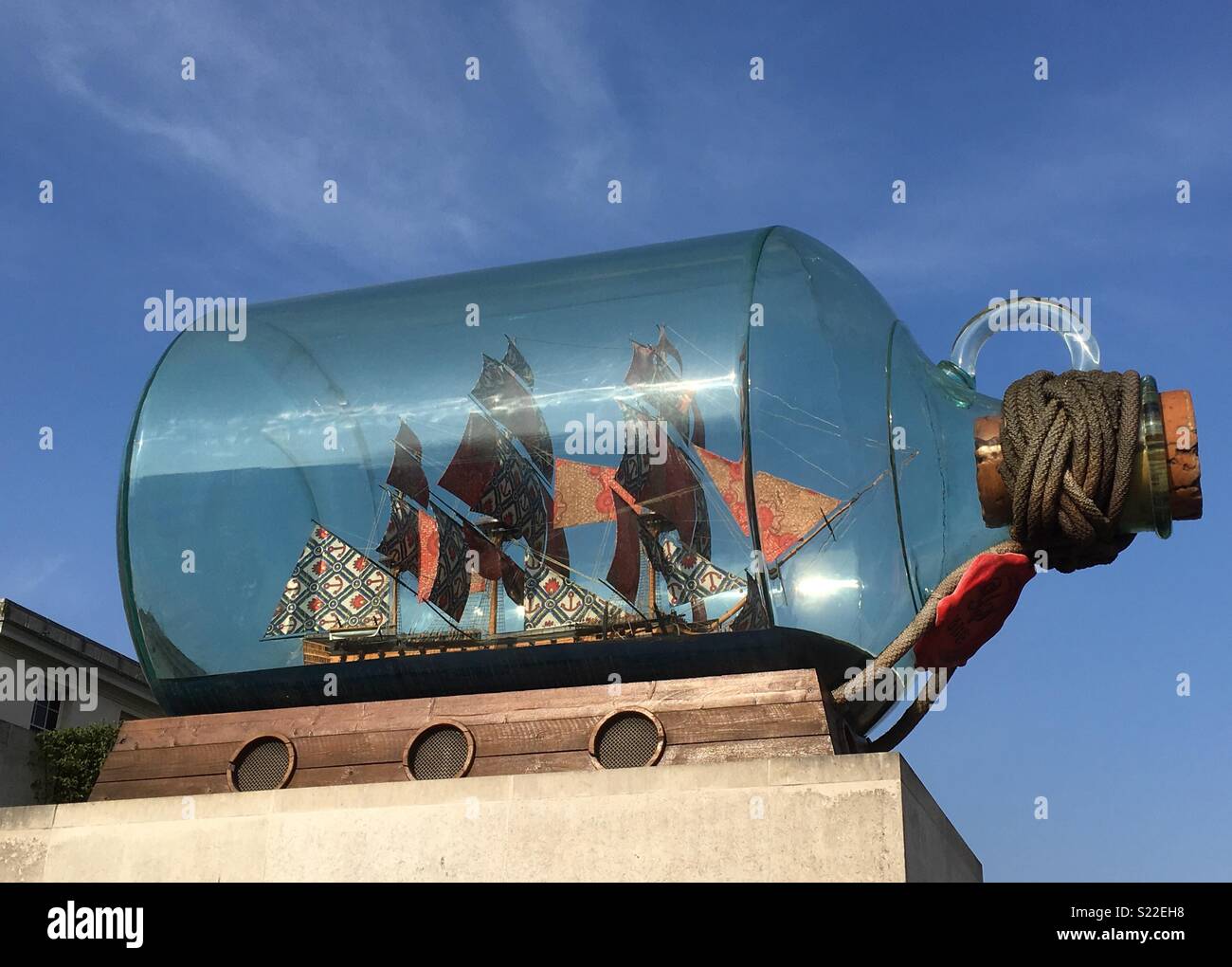 Bottle ship hi-res stock photography and images - Alamy