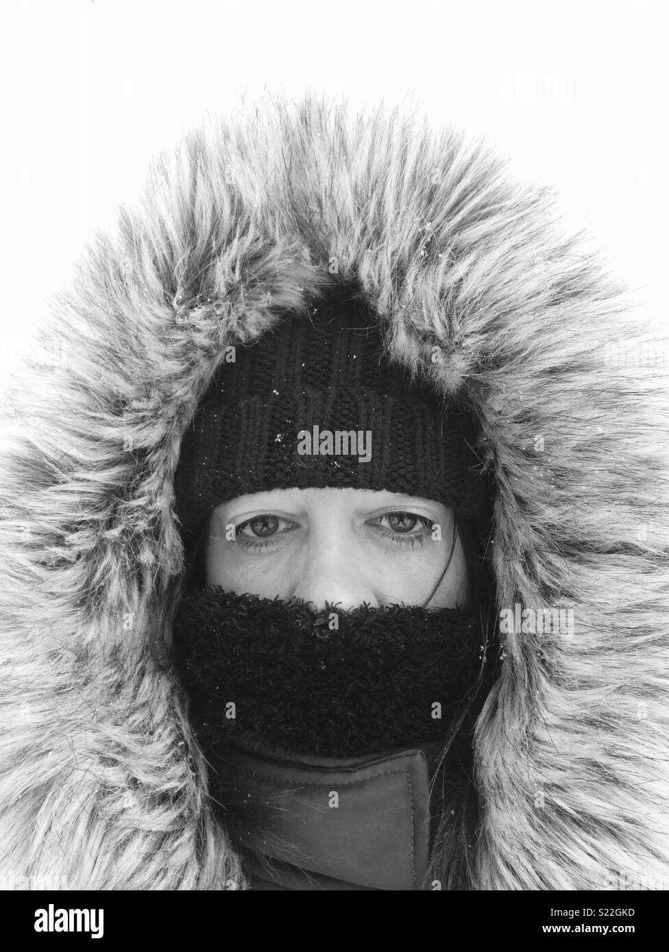 Wrap up warm hi-res stock photography and images - Alamy