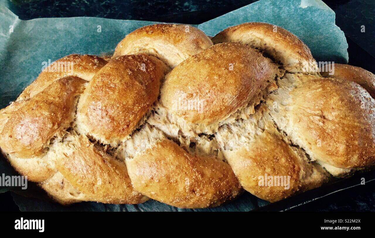 Challahs hi-res stock photography and images - Alamy