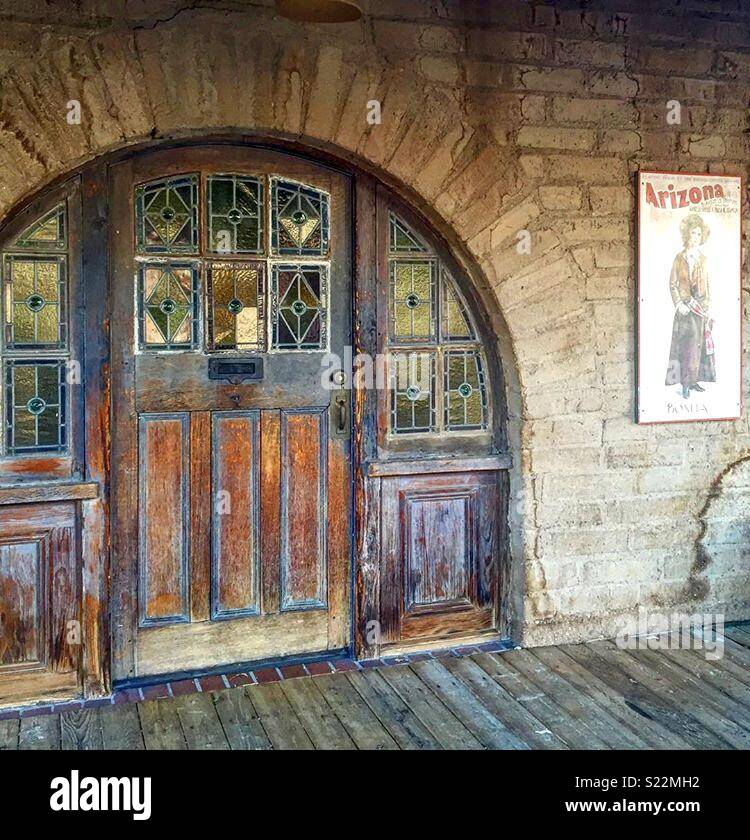 Tombstone arizona saloon hi-res stock photography and images - Alamy