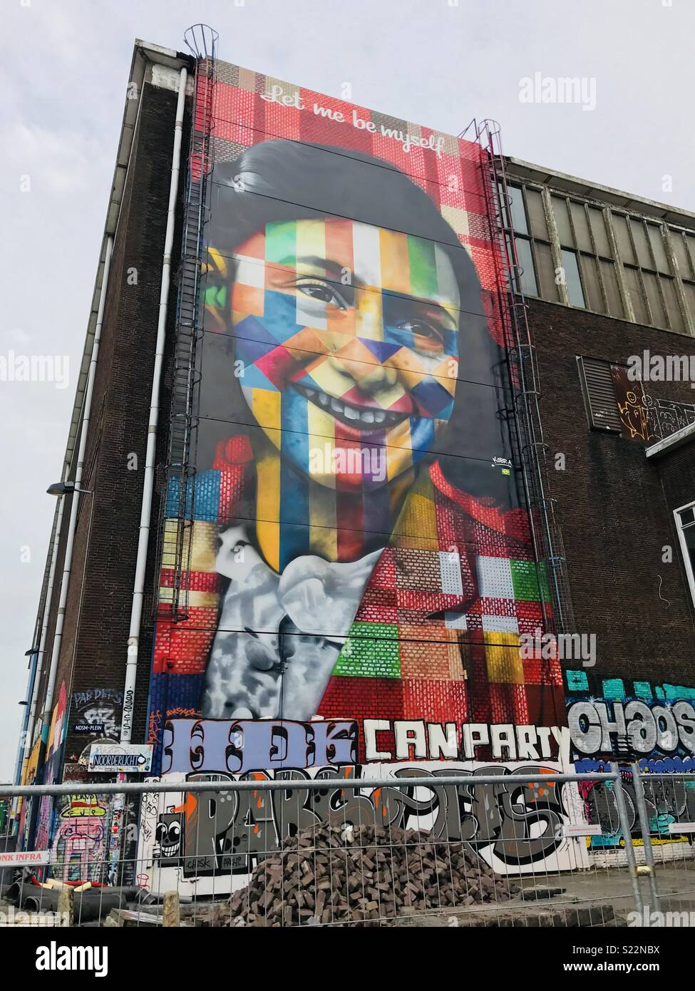 Anne Frank graffiti, Amsterdam Stock Photo - Alamy