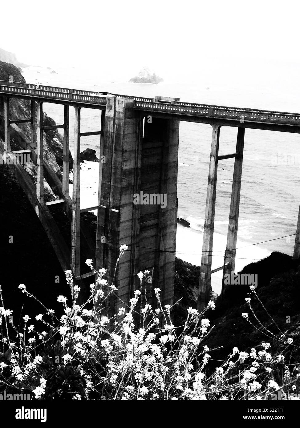 Monterey bridge hi-res stock photography and images - Alamy