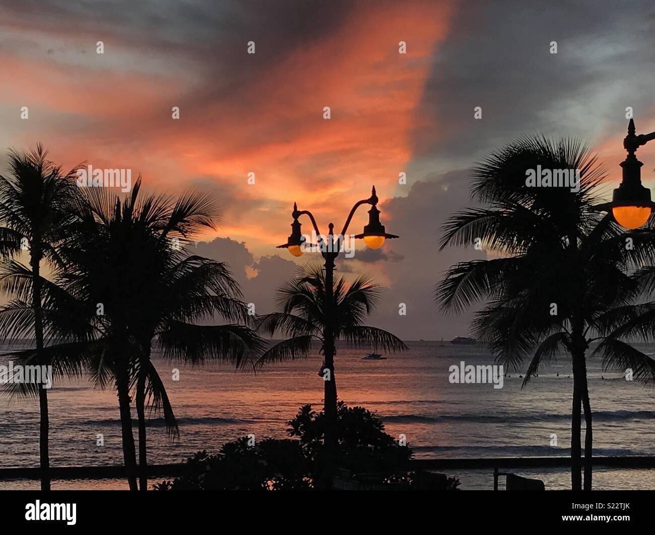 Hawaii sunset hi-res stock photography and images - Alamy