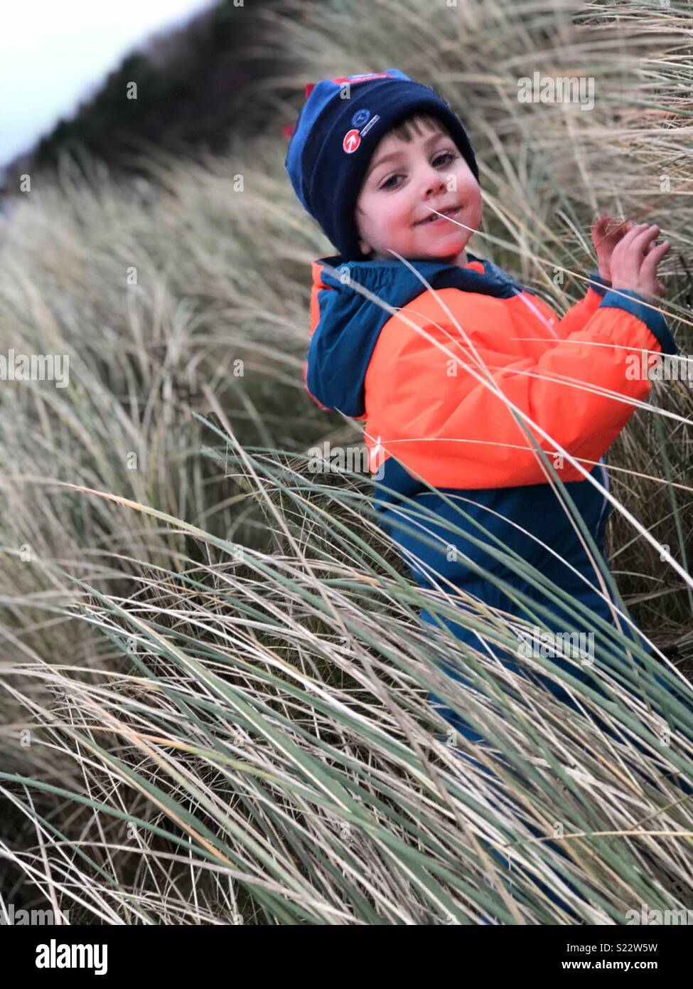 Grass fun hi-res stock photography and images - Alamy