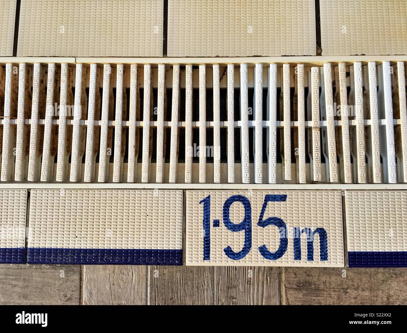 Swimming pool depth numbers hi-res stock photography and images - Alamy