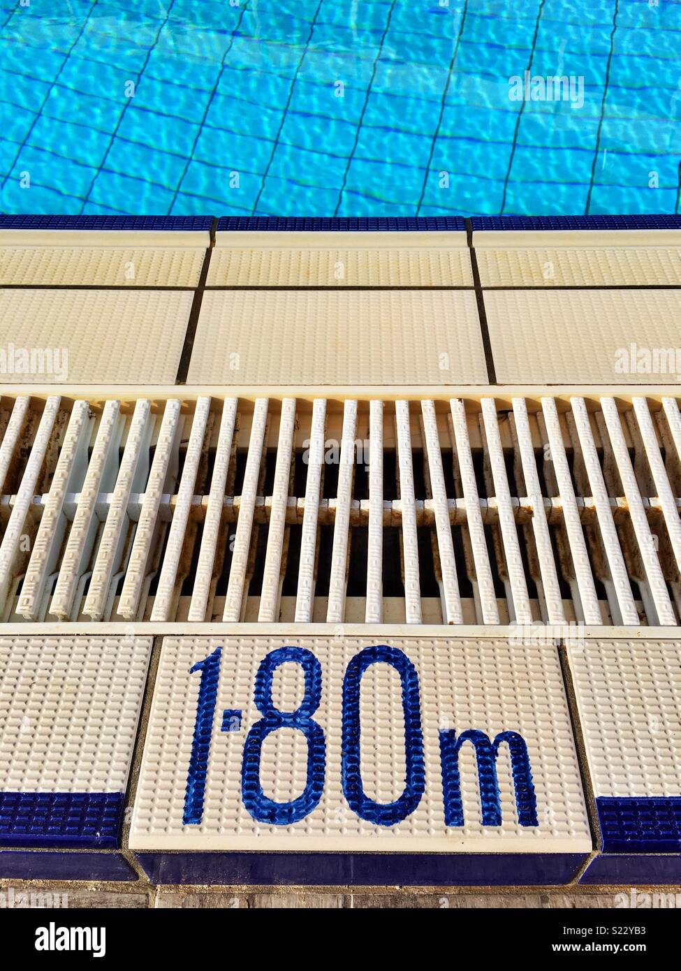 Pool depth hi-res stock photography and images - Alamy