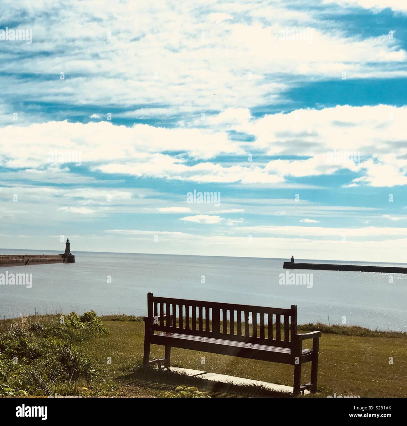 Tynemouth pier tyne river mouth hi-res stock photography and images - Alamy