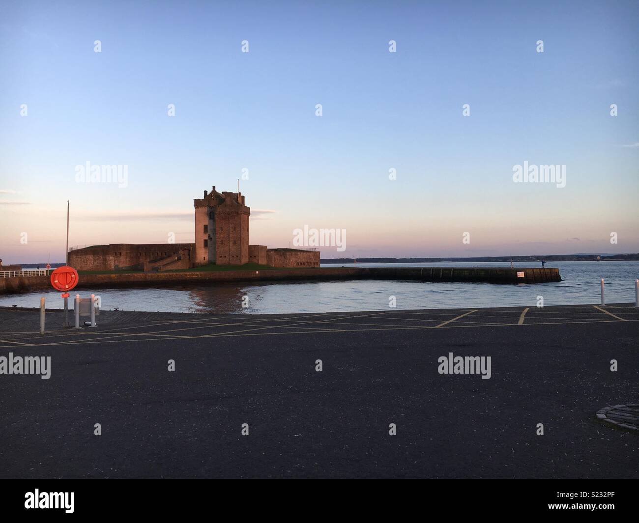 Broughty ferry castle hi-res stock photography and images - Alamy