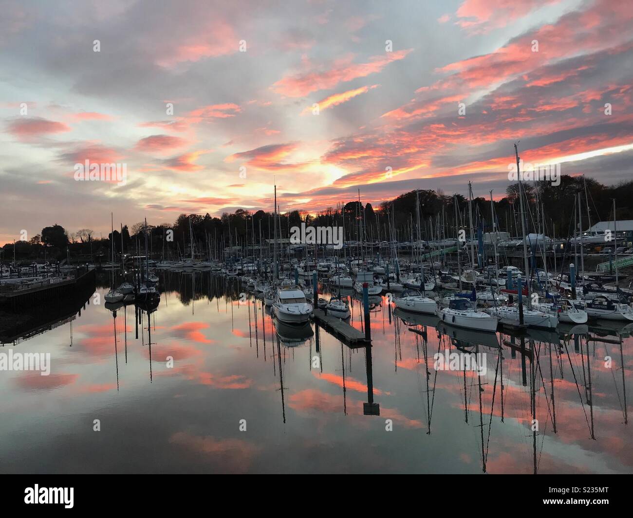 Hamble river hampshire hi-res stock photography and images - Alamy