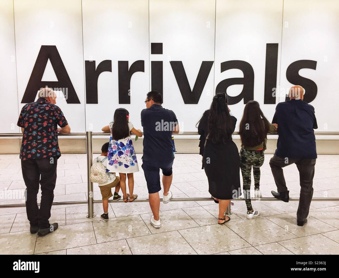 People Waiting At Arrivals Airport High Resolution Stock Photography ...