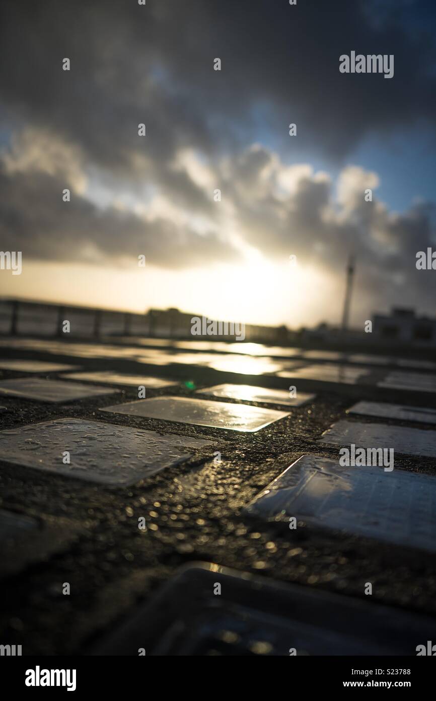 Golden hour rain hi-res stock photography and images - Alamy