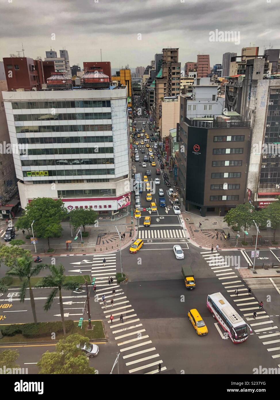Taipei roads hi-res stock photography and images - Alamy
