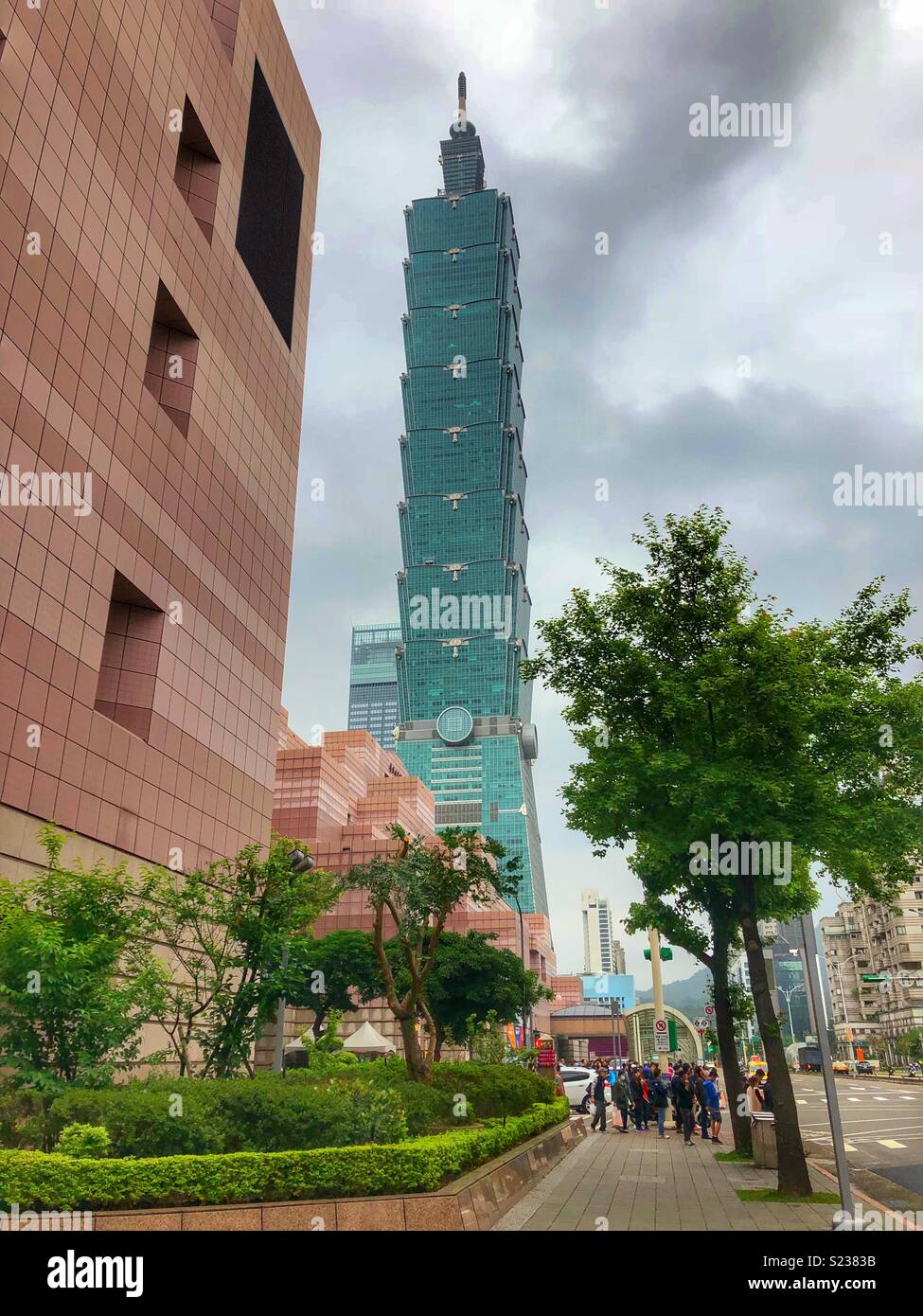 A view of Taipei 101 observation tower Stock Photo - Alamy
