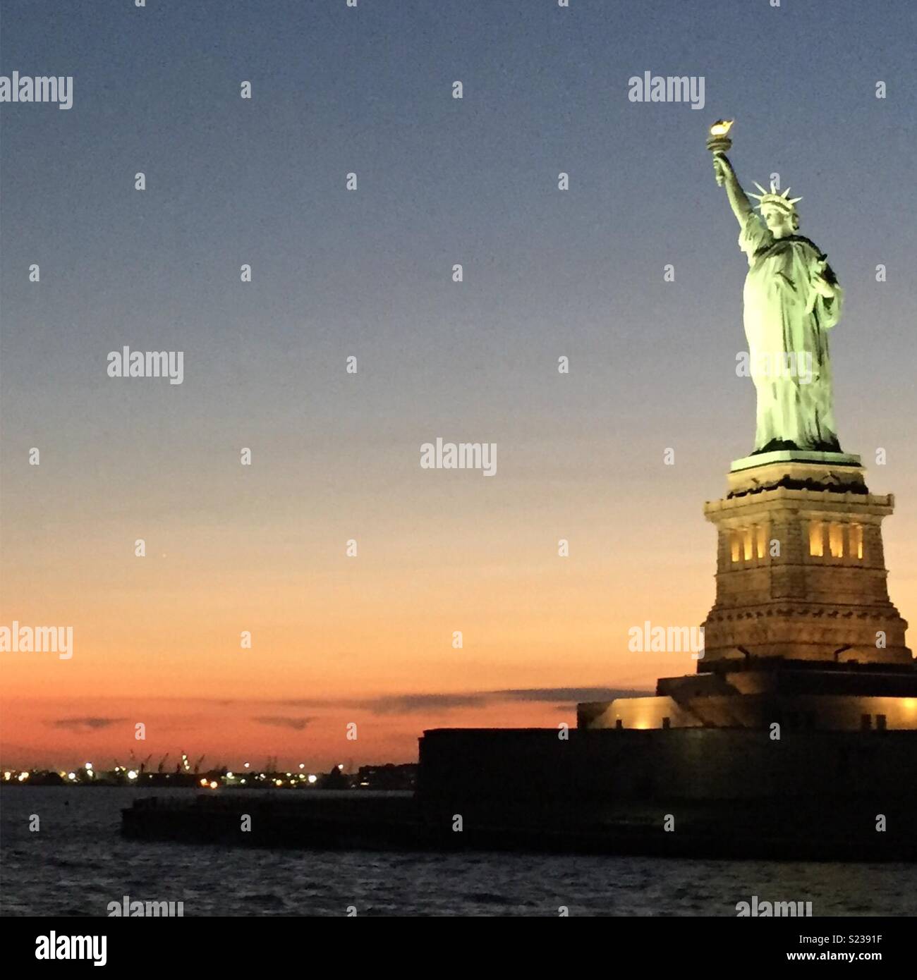 Statue of liberty sunset hi-res stock photography and images - Alamy
