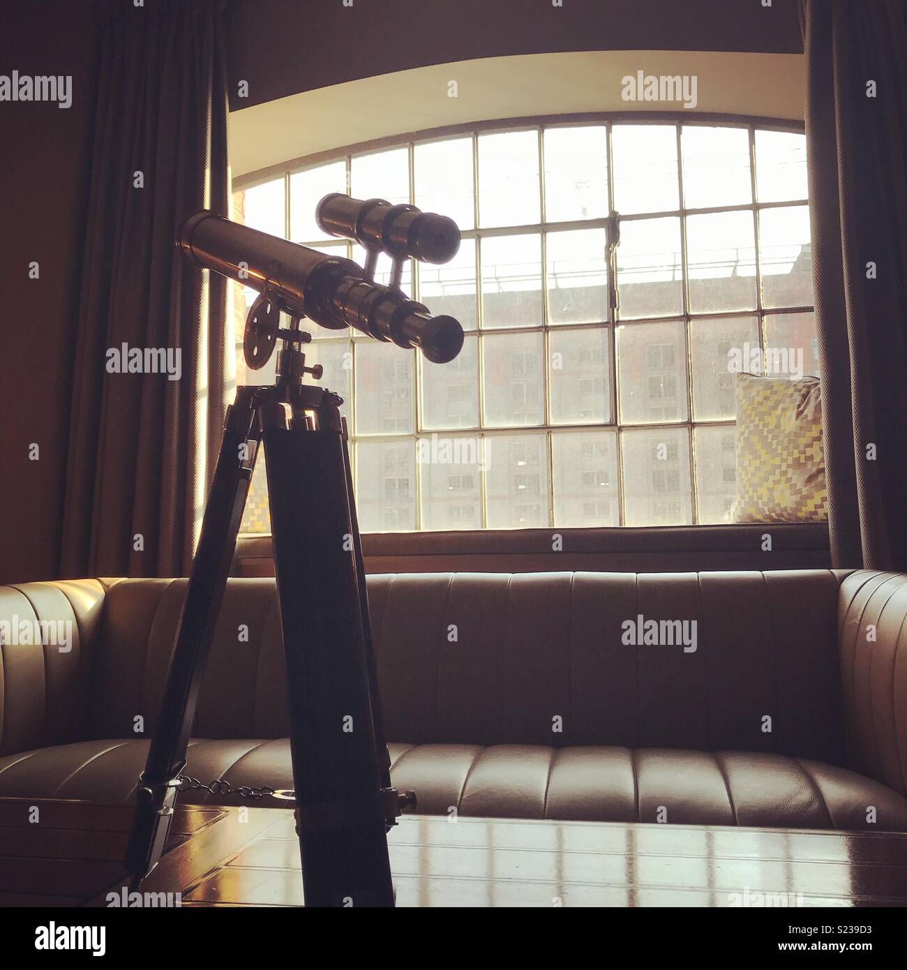 P2 warehouse hi-res stock photography and images - Alamy