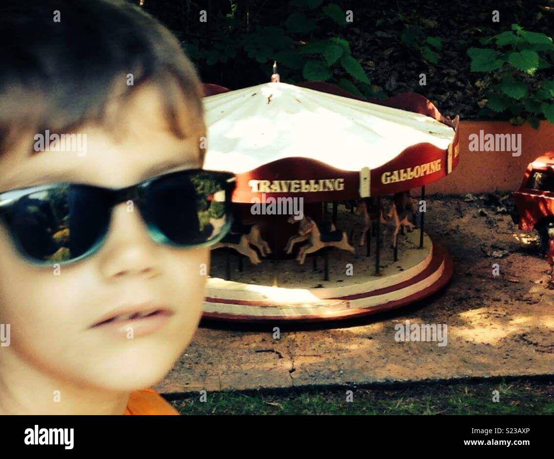 Contrasting size hi-res stock photography and images - Alamy