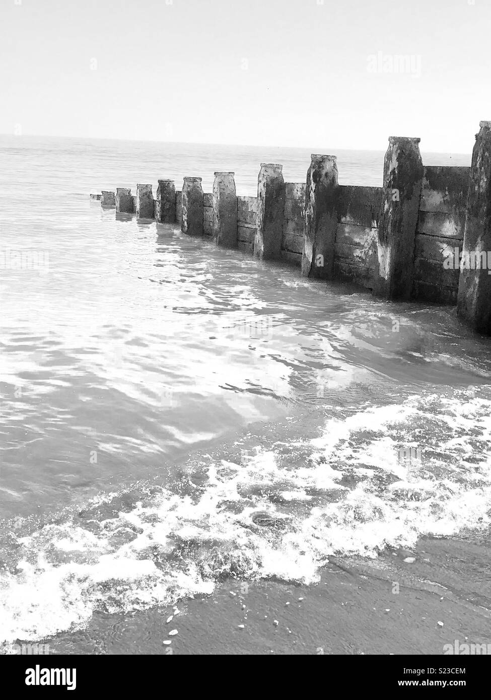 Breakwaters beach hi-res stock photography and images - Alamy