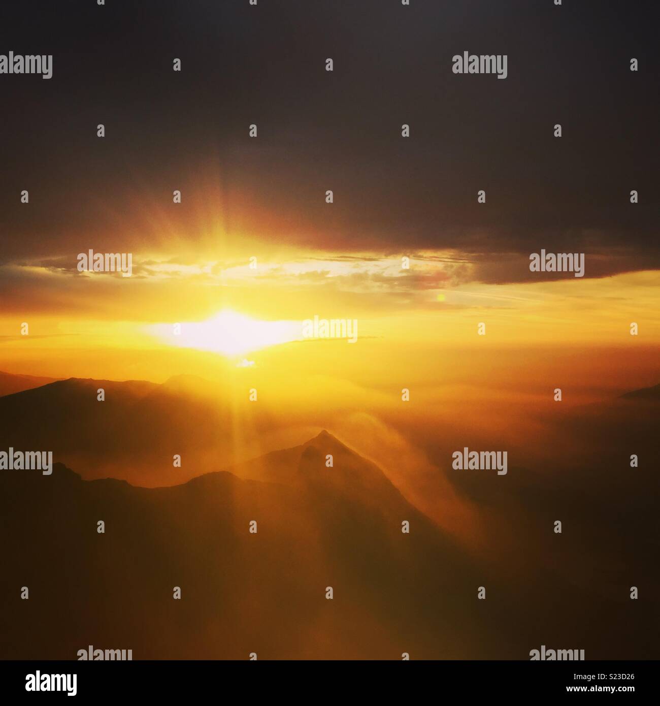 Sunrise from the top of Snowdon in North Wales UK Stock Photo - Alamy