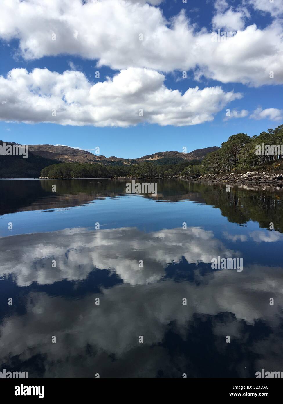 Loch maree canoe hi-res stock photography and images - Alamy
