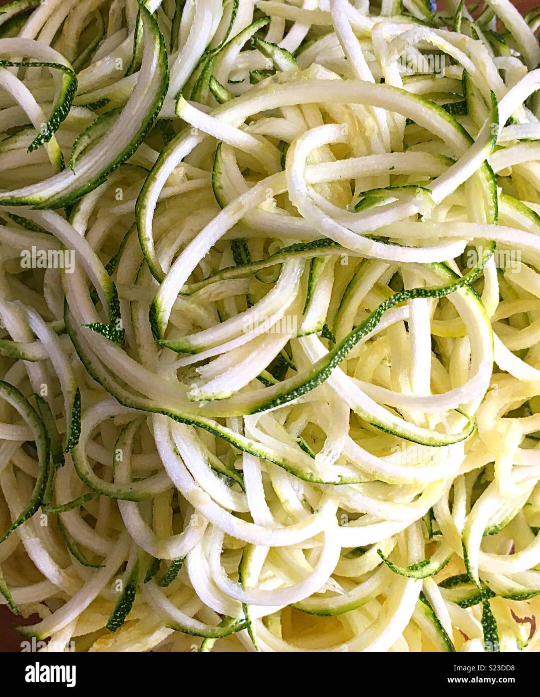 Spiralised courgetti hi-res stock photography and images - Alamy