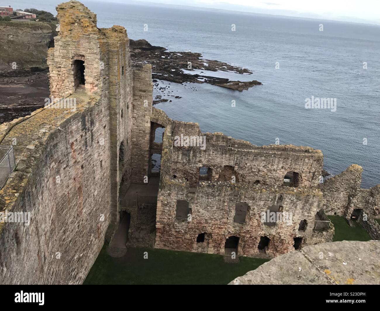 Tantallon castle scotland hi-res stock photography and images - Alamy