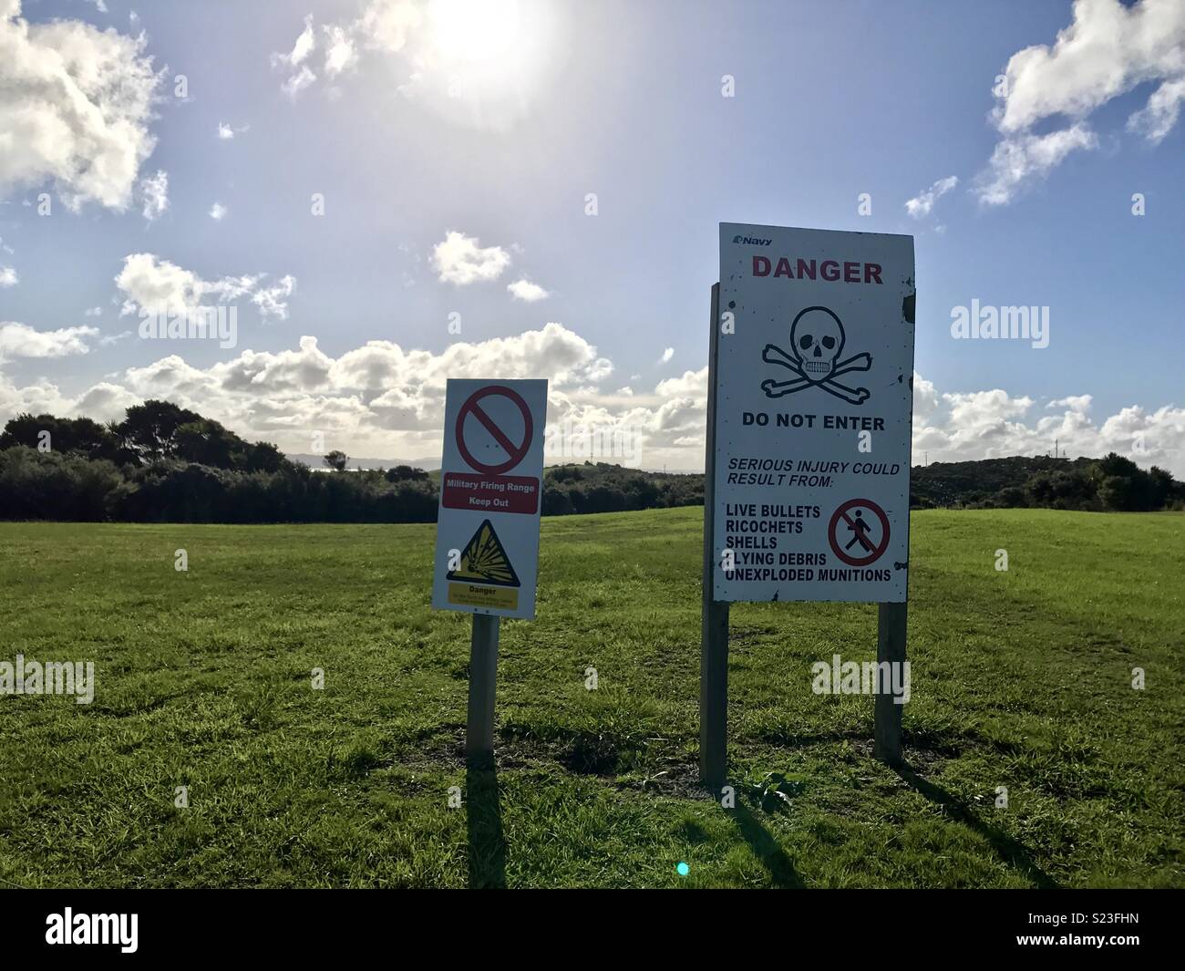 Firing warning hi-res stock photography and images - Alamy