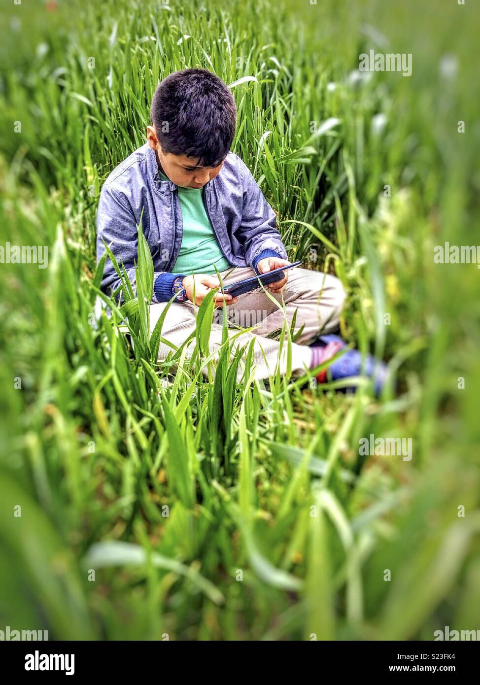 Game boy nintendo hi-res stock photography and images - Alamy