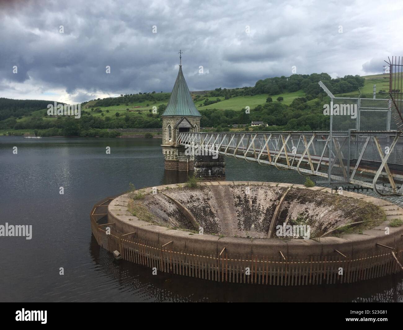 Reservoir in the Welsh valleys Stock Photo - Alamy