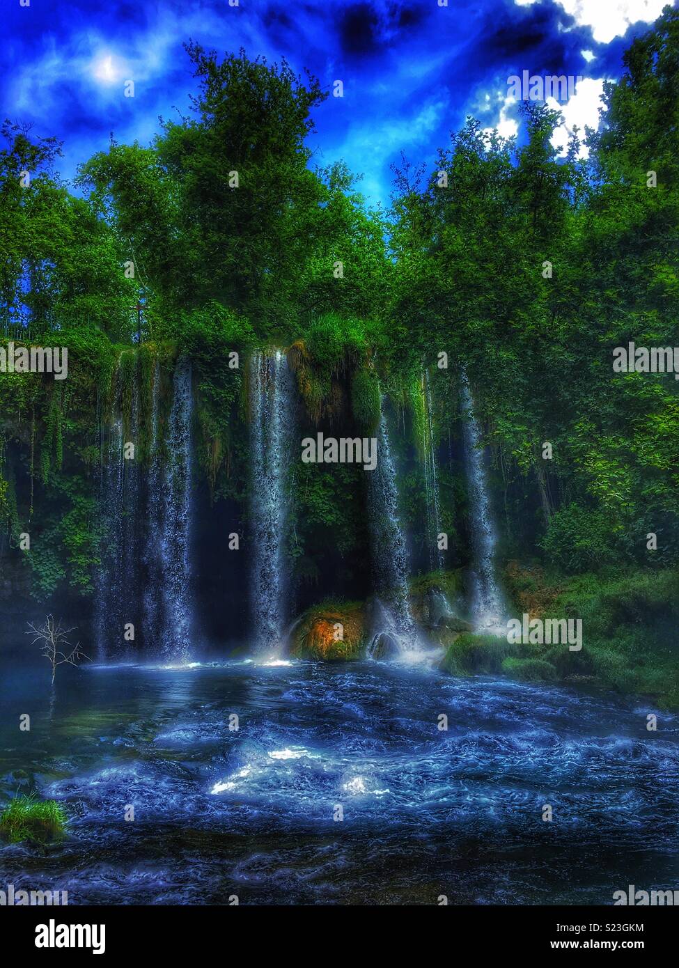 Beautiful waterfall scenery hi-res stock photography and images - Alamy