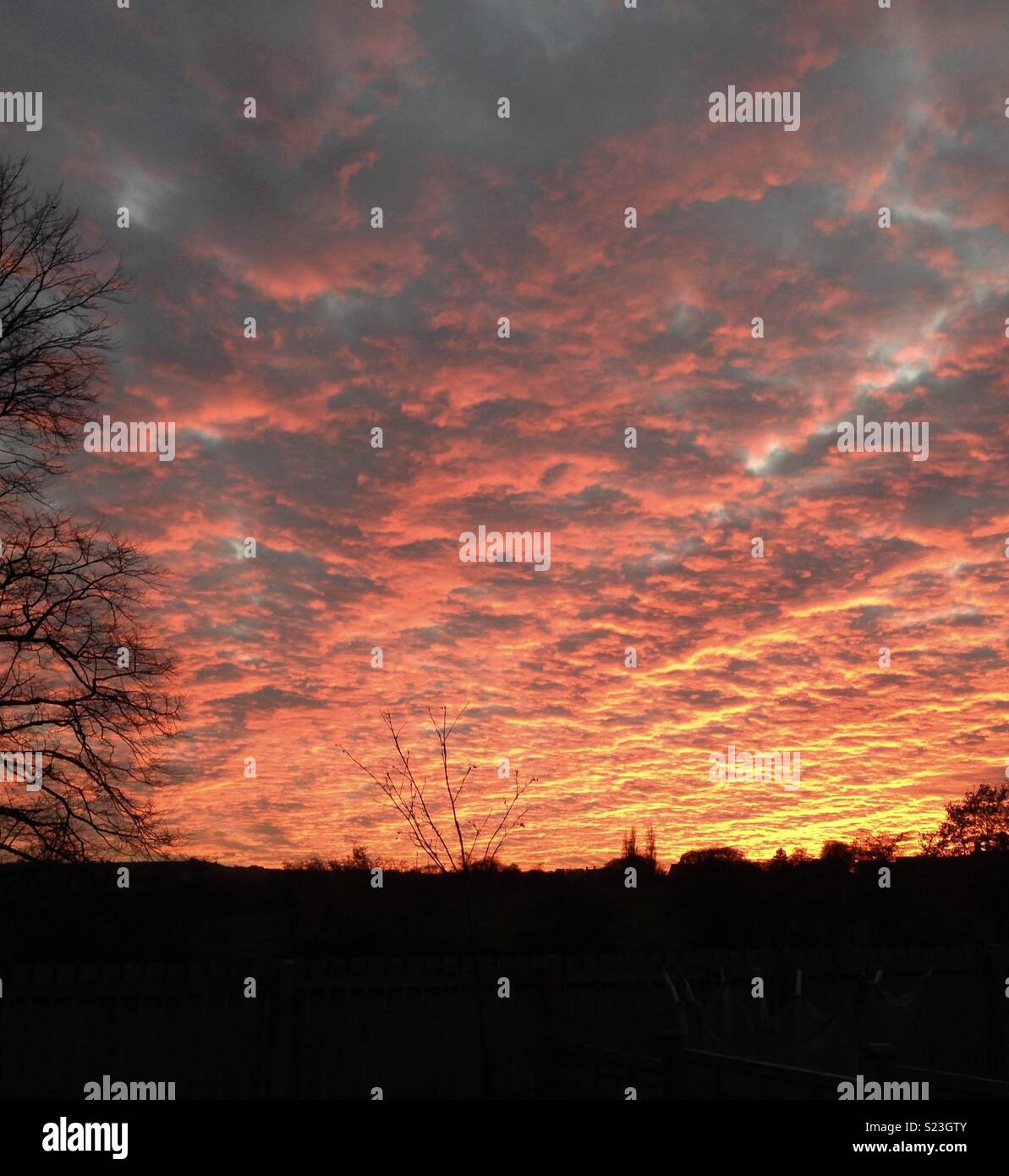 Red clouds hi-res stock photography and images - Alamy