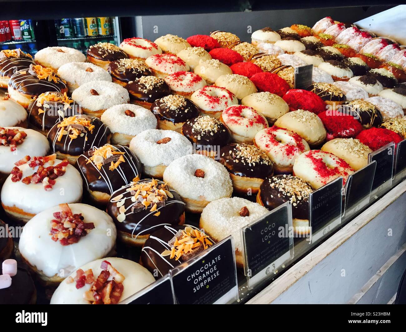 Desert doughnuts hi-res stock photography and images - Alamy