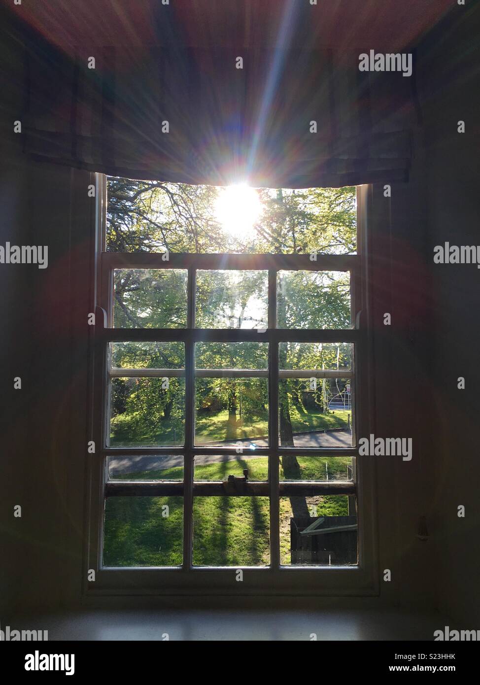 Sunshine through window hi-res stock photography and images - Alamy