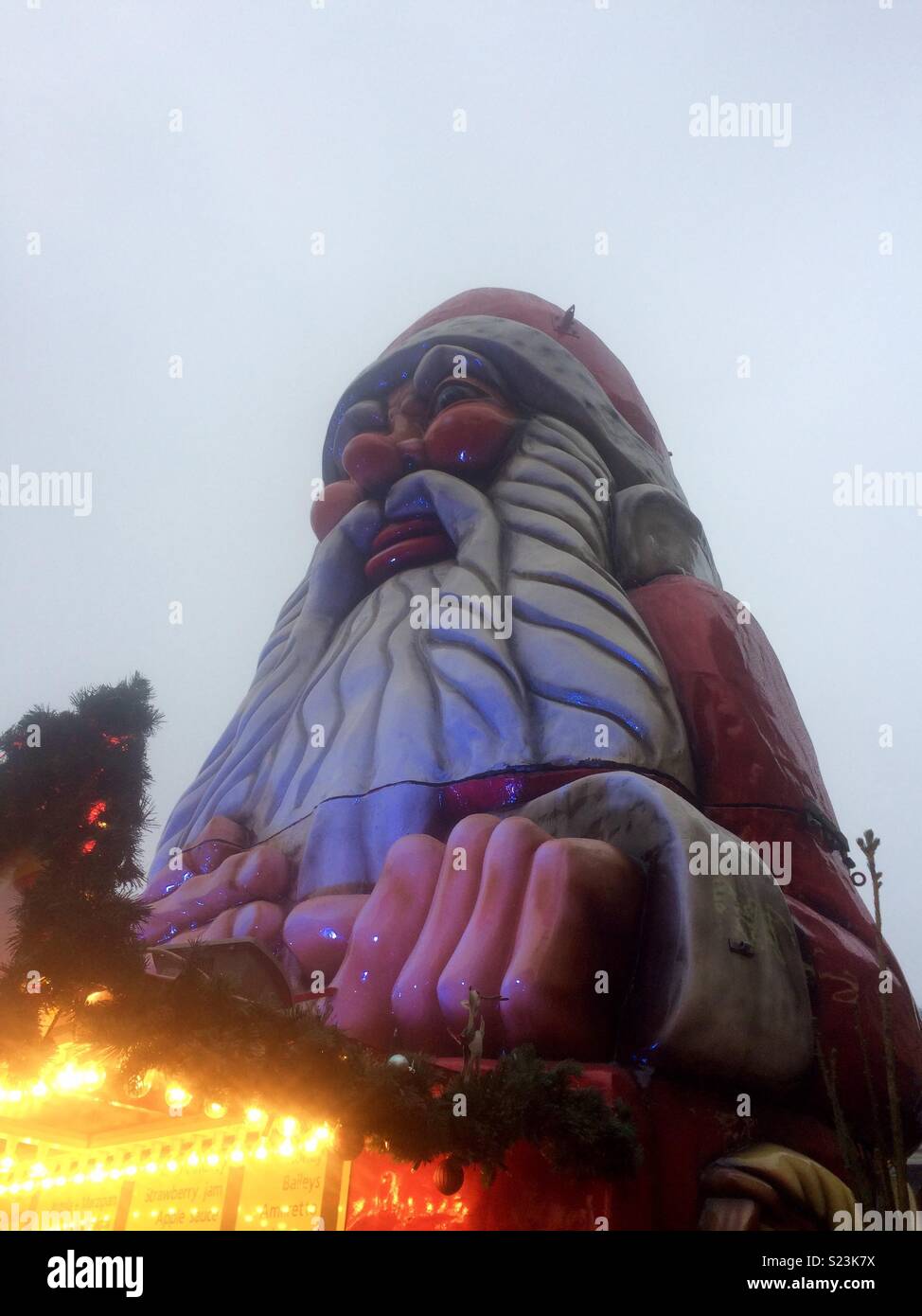 Giant santa hi-res stock photography and images - Alamy
