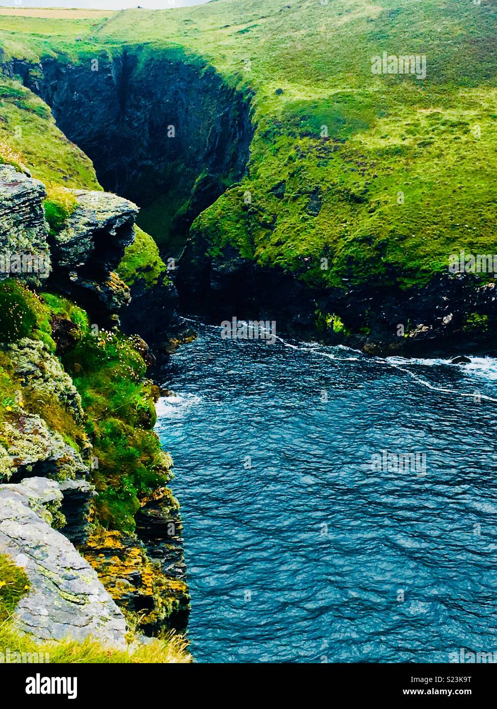 Grass cliff hi-res stock photography and images - Alamy