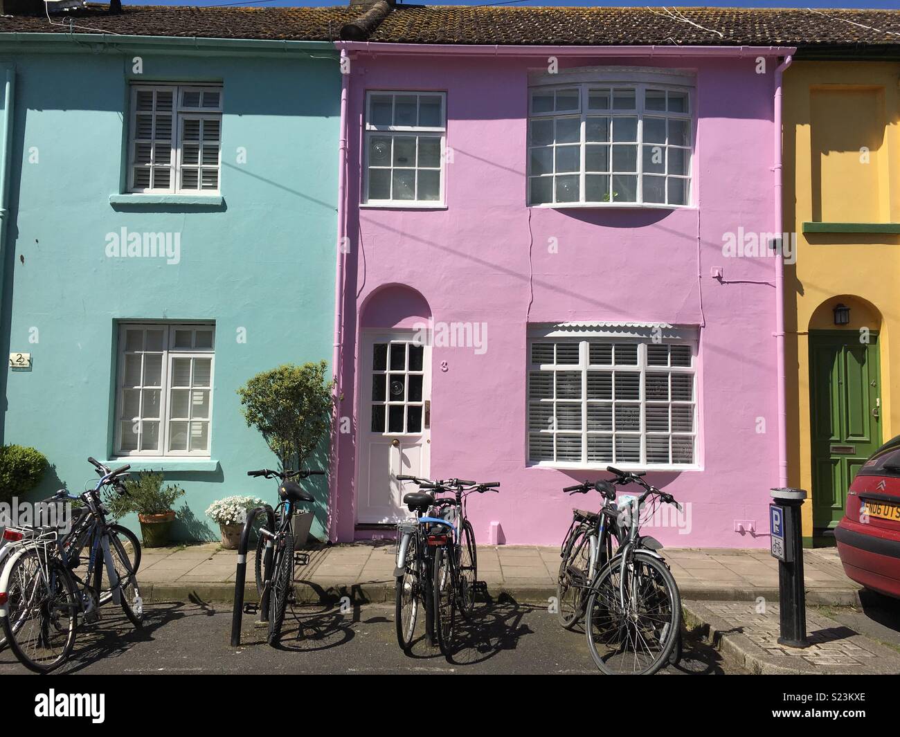 Colourful houses brighton hi-res stock photography and images - Alamy