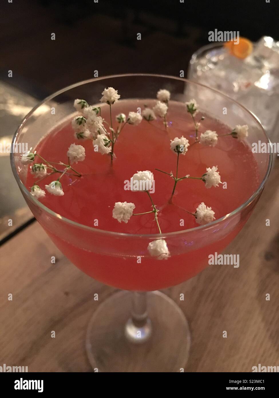 Cheers cocktail hi-res stock photography and images - Alamy